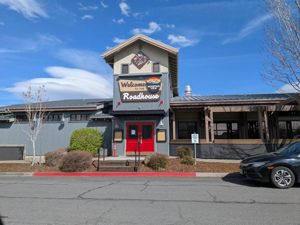 Mountain View Roadhouse Opens - NewsBreak