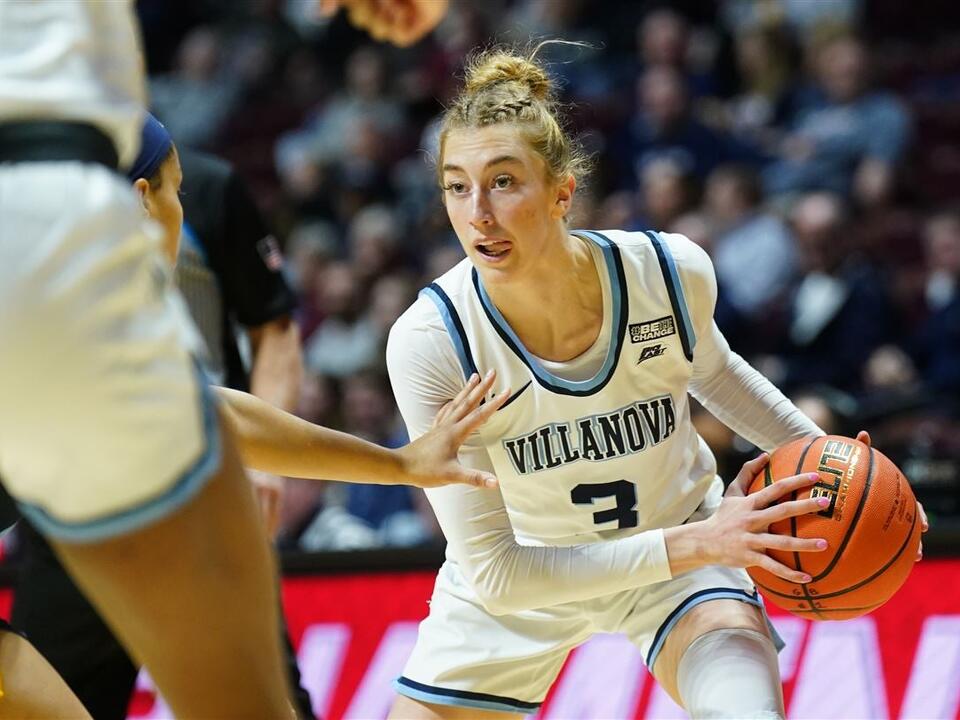 Iowa Women's Basketball: Hawkeyes to get visit from Villanova transfer ...