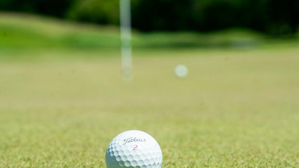 Indoor golf is taking off: New course opens on Long Island with full ...
