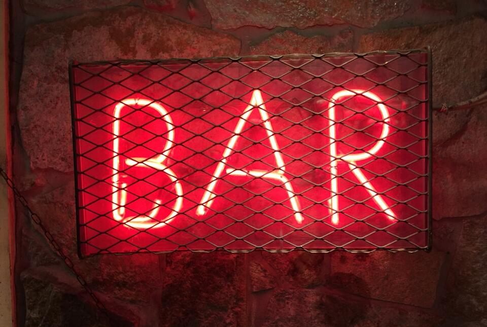 15 Bars Around the World That Have Been Open for Over 100 Years - NewsBreak
