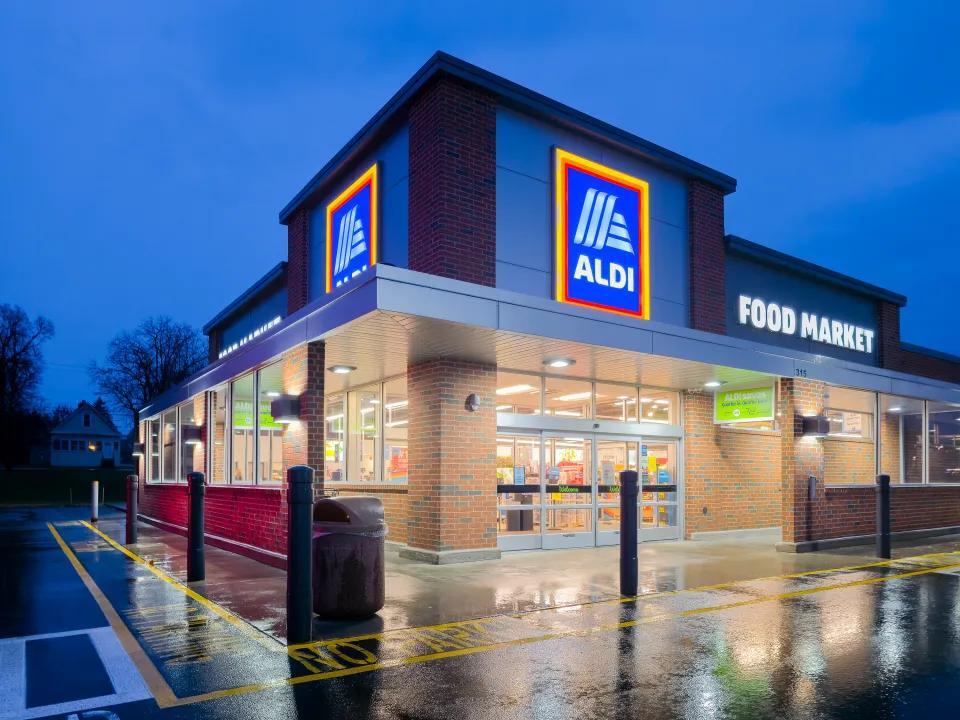 ‘Disgusting and major food safety issue,’ fumes Aldi shopper after ...