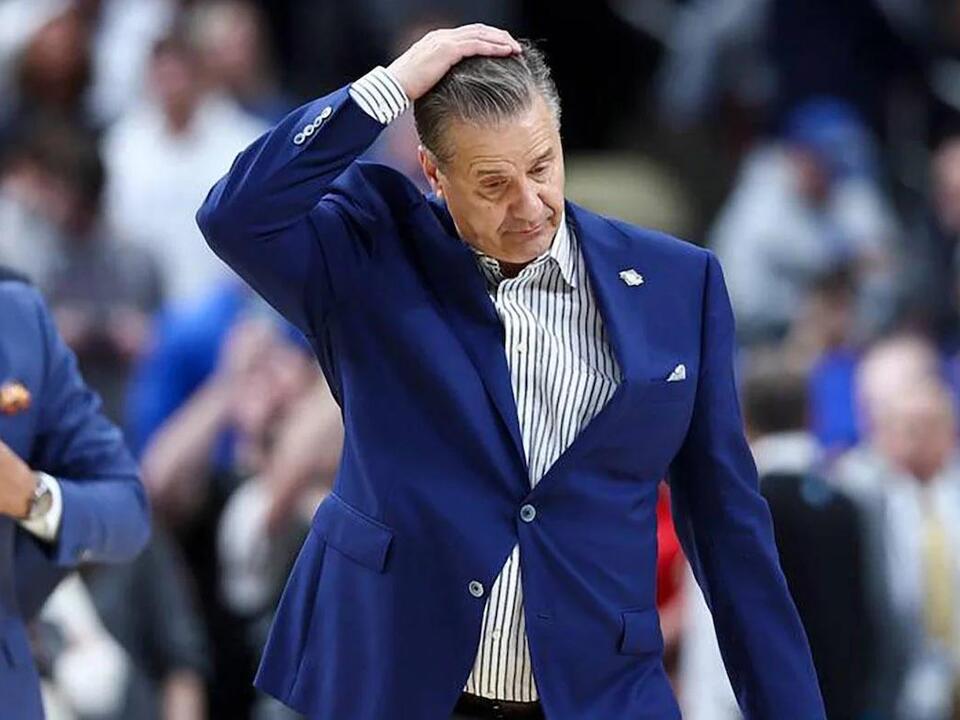 March Madness grades: UConn earns 'A+,' Kentucky gets 'F' on report ...