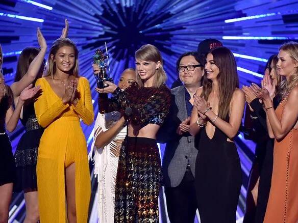 Everything We Know About Taylor Swift's Squad - TrendRadars
