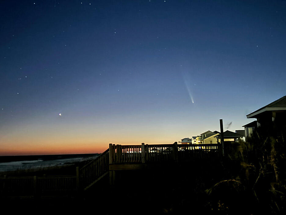Comet Tsuchinshan-Atlas is visible tonight; here's how to best see it