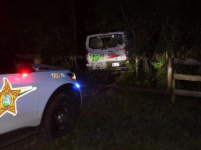 Florida man in U-Haul leads Citrus County deputies on chase before crashing into fence, tree