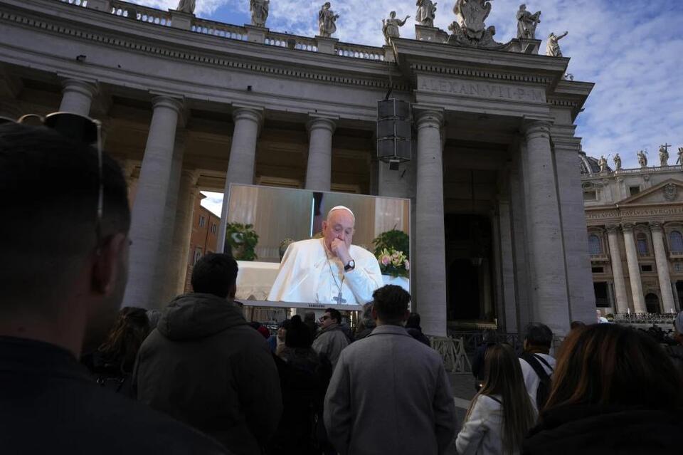 Pope Francis getting antibiotics intravenously for lung problem, limiting appointments, Vatican ...