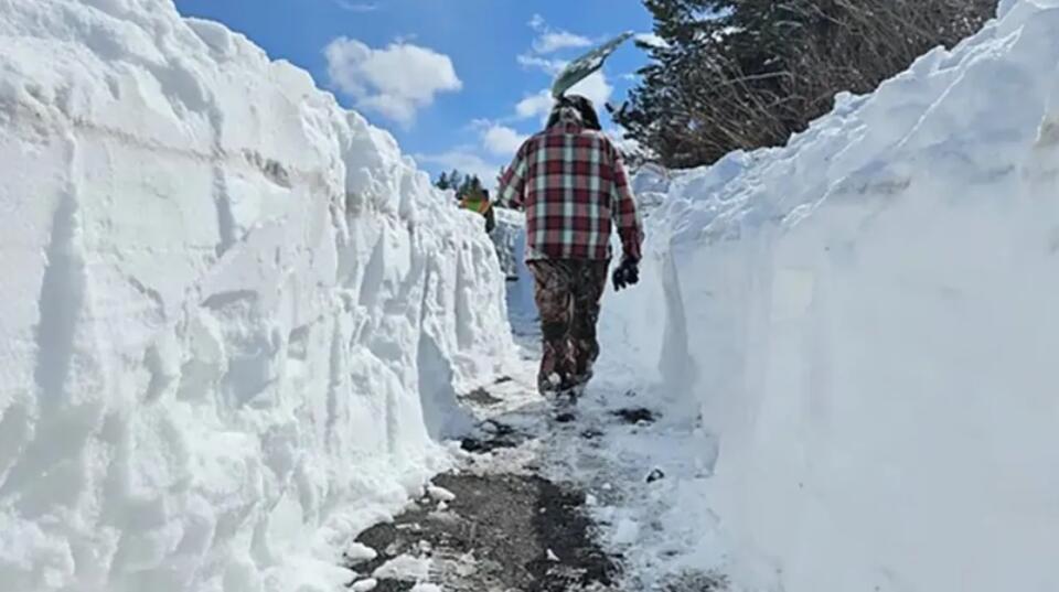 How to shovel snow without a shovel - NewsBreak