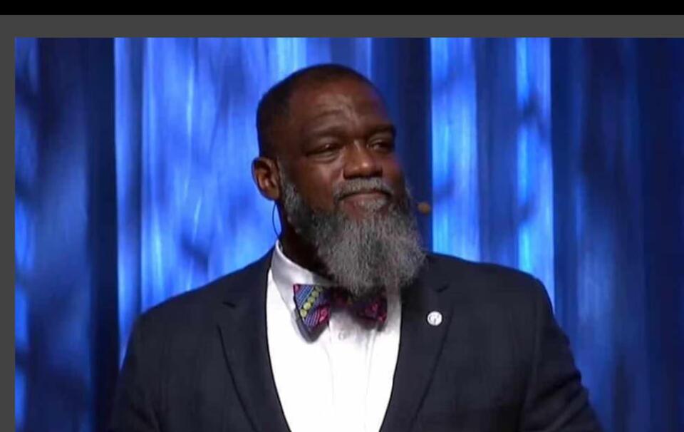 Famed preacher and author who paid tribute to friend Charlie Kirk dies ...