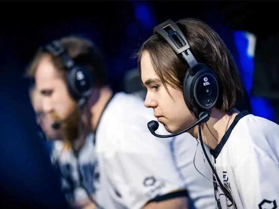 “Never for sale,” says CS2 scout about superstar player before quoting ...