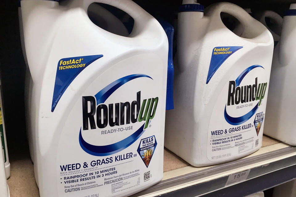 Bayer urges Missouri lawmakers to pass bill critics say shields it from Roundup lawsuits - NewsBreak