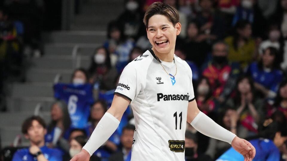 Japanese Volleyball Player Goes Viral for ‘Sliding’ Apology - NewsBreak