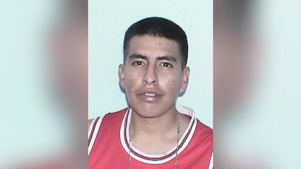 Santa Fe police search for suspect accused of stabbing man - NewsBreak