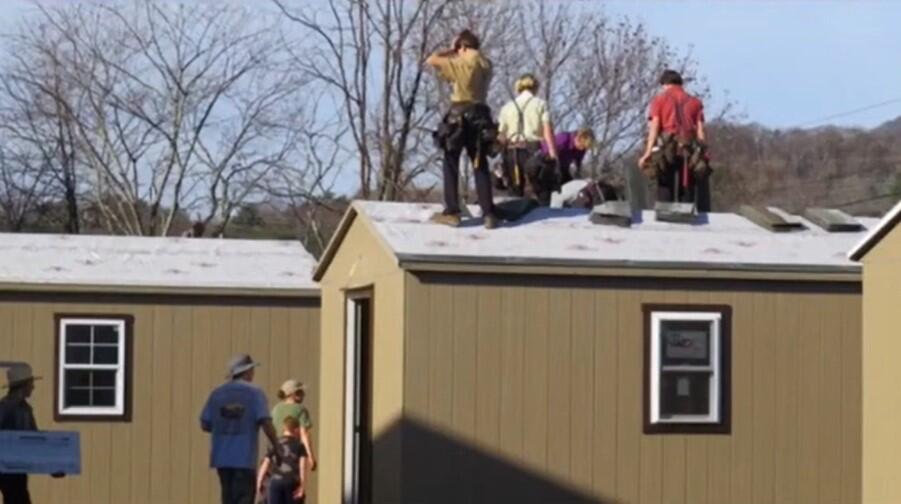 Pennsylvania Amish Build 12 Houses In Less Than Two Days For North ...