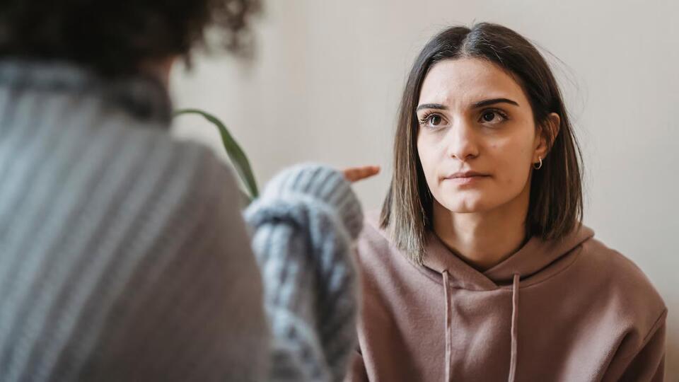 Dear Annie: I love my family, but their drama is draining me - NewsBreak