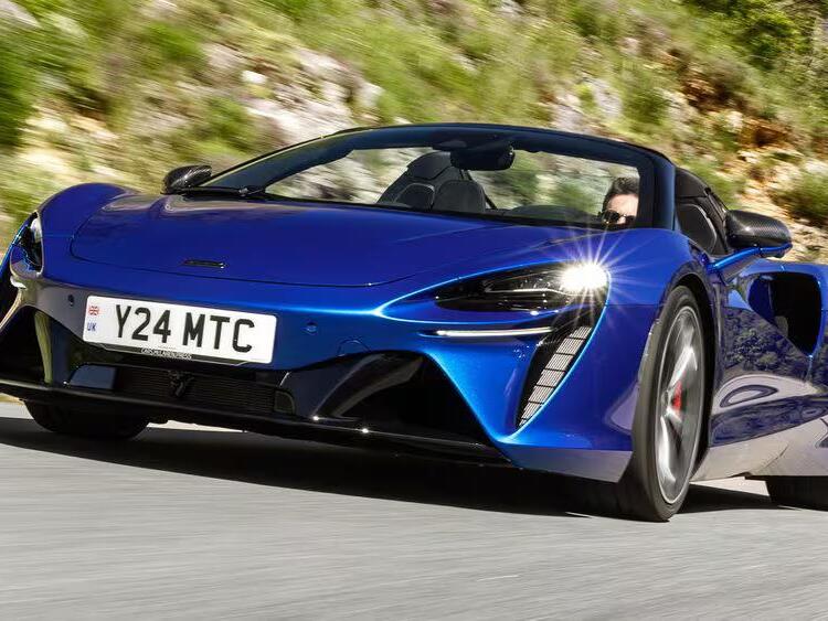 The 2025 McLaren Artura Spider Is a Drop-Top Hybrid Supercar That ...