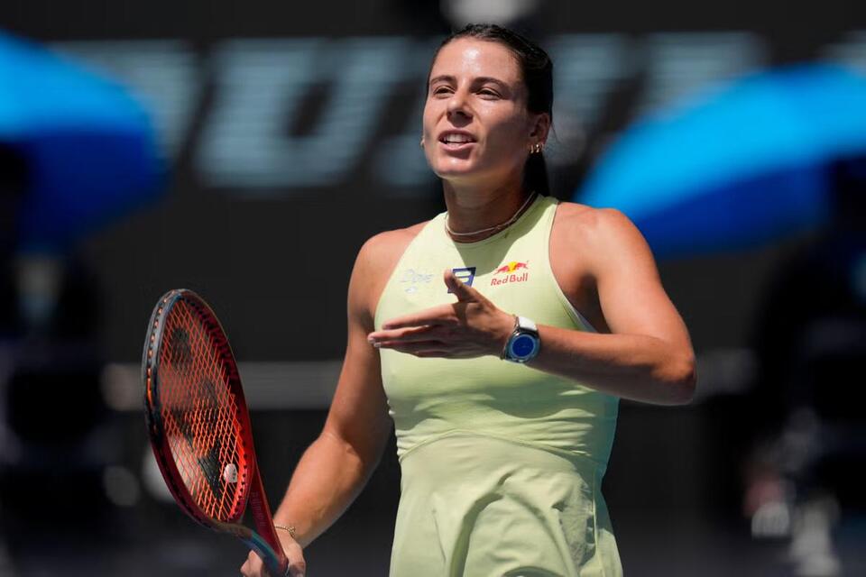 Emma Navarro calls for rule change after Australian Open loss to Iga ...