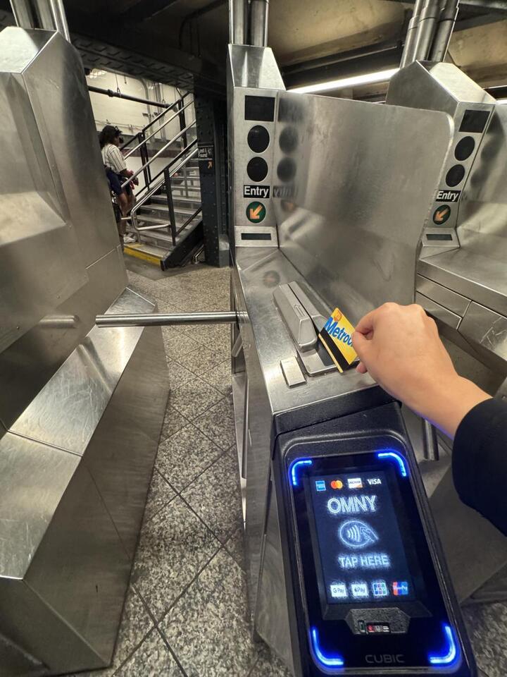 New Yorkers Prepare to Say Goodbye to the MetroCard - NewsBreak
