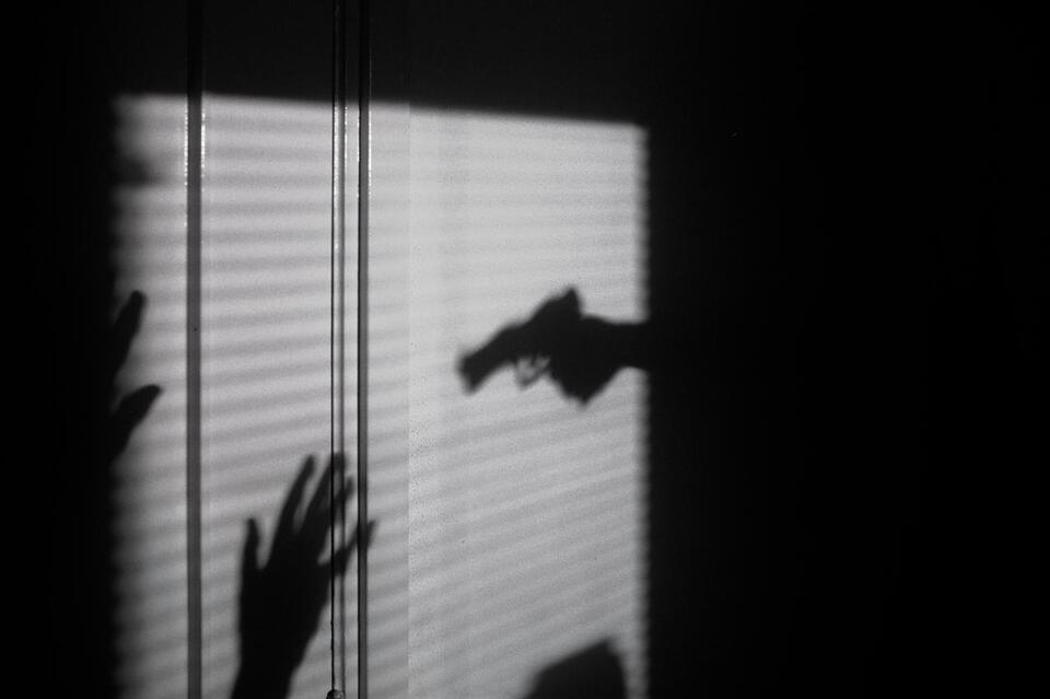 Man commits murder over suspected affair after warning ‘I’m coming back ...