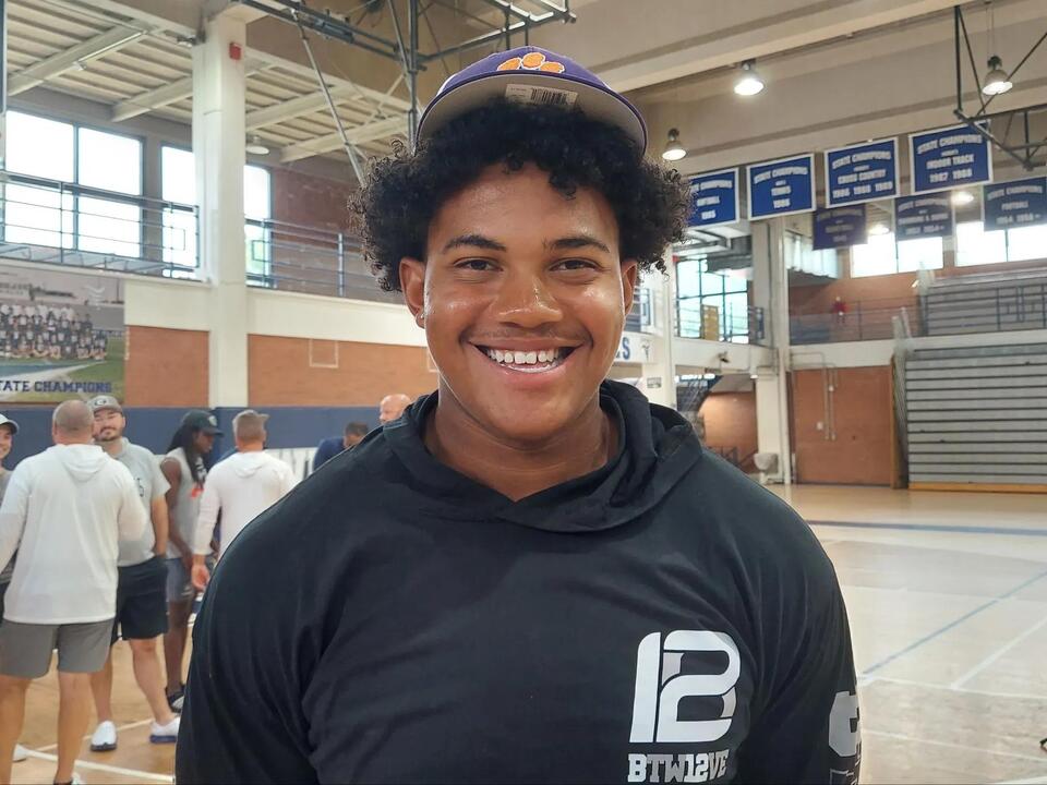 Clemson Getting 'Relentless, Physical' Player in Bryce Davis