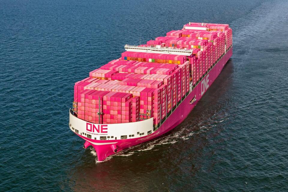 ONE Innovation Sets New Container Loading Record in Singapore - NewsBreak