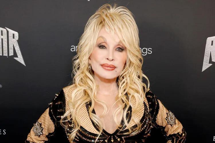 Dolly Parton Postpones Vegas Concerts by Almost a Year Due to ‘Health Challenges’ - NewsBreak