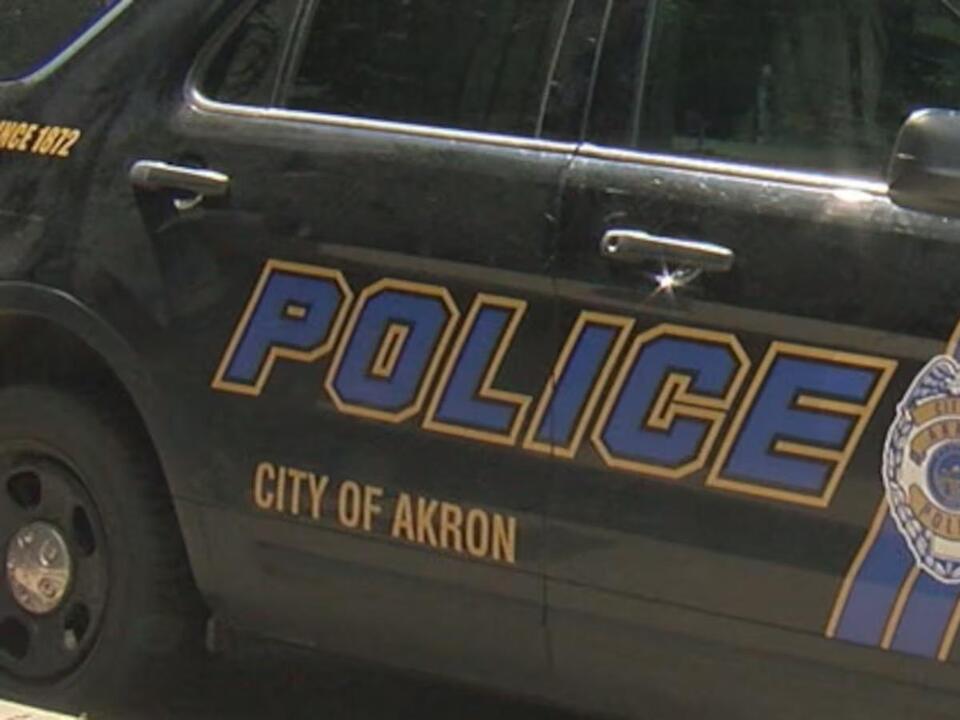Akron police, SWAT standoff ends in arrest