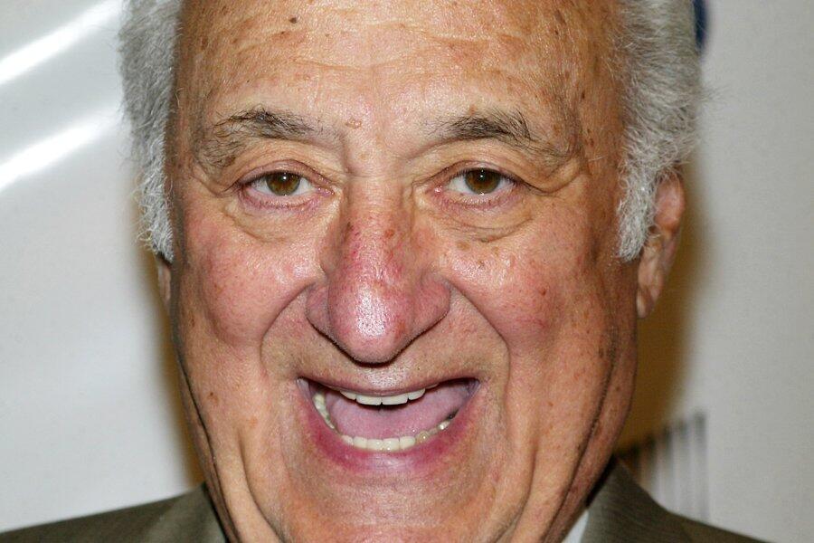 Beloved 'Sopranos' actor Jerry Adler dies at 96 - NewsBreak