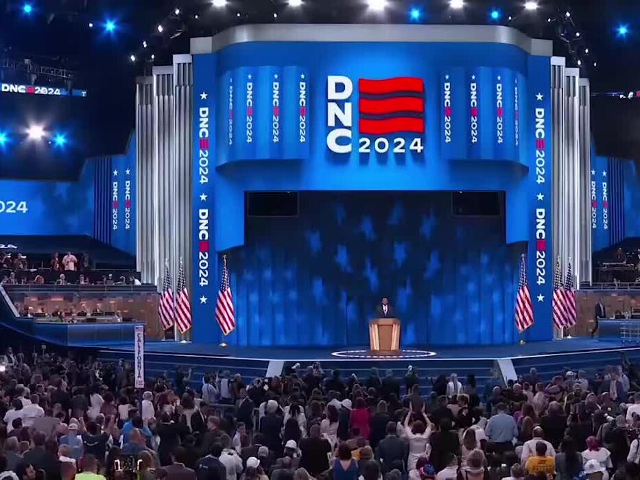 Shomari Figures ends his speech at the DNC with a "Roll Tide"