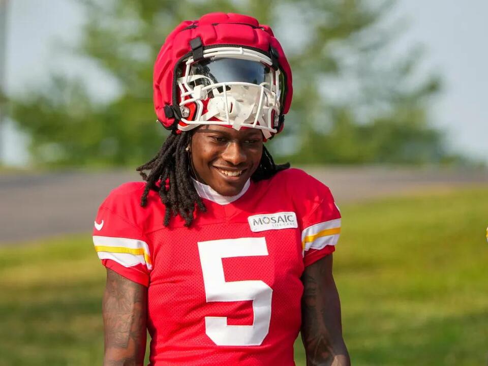 Troubling Kansas City Chiefs news on Hollywood Brown injury, timeline ...