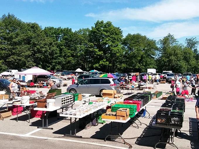 7 Massive Flea Markets In Massachusetts That’ll Make Your Bargain ...