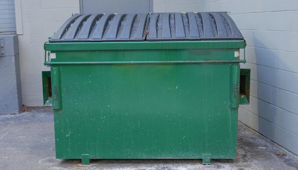 Dumpster diver shares photo of stunning discovery inside grocery store ...