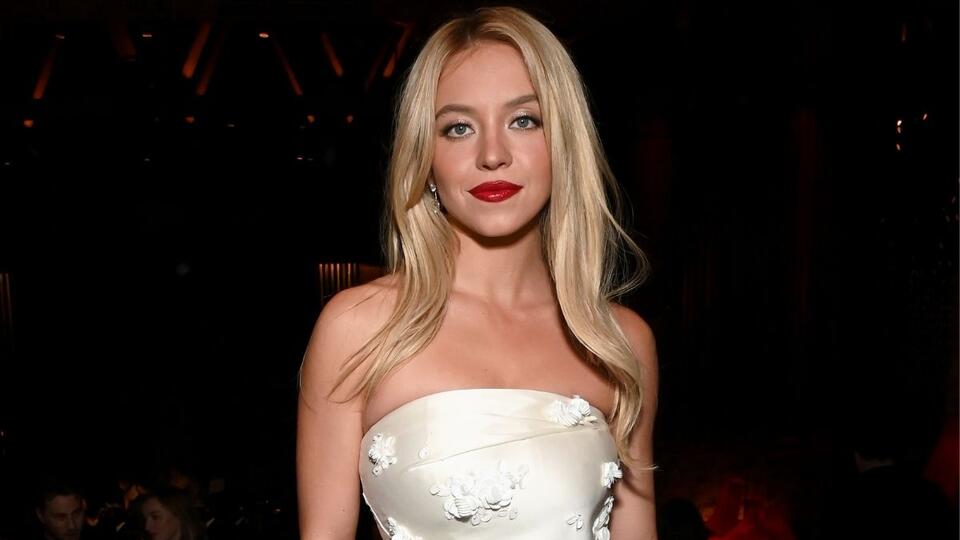 Sydney Sweeney & Lindsay Lohan Go Head-To-Head in Photo Comparison ...