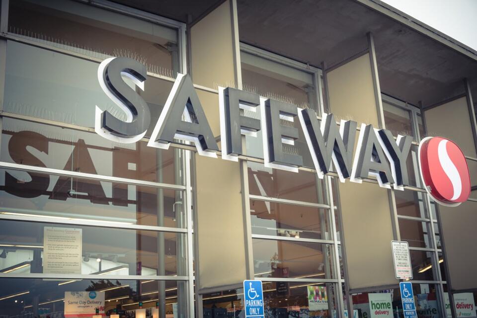 Man Breaks Into Safeway’s Denver Office - NewsBreak