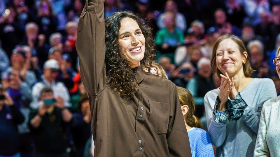 Sue Bird Gets Emotional During UConn Jersey Retirement – “This Is Home ...