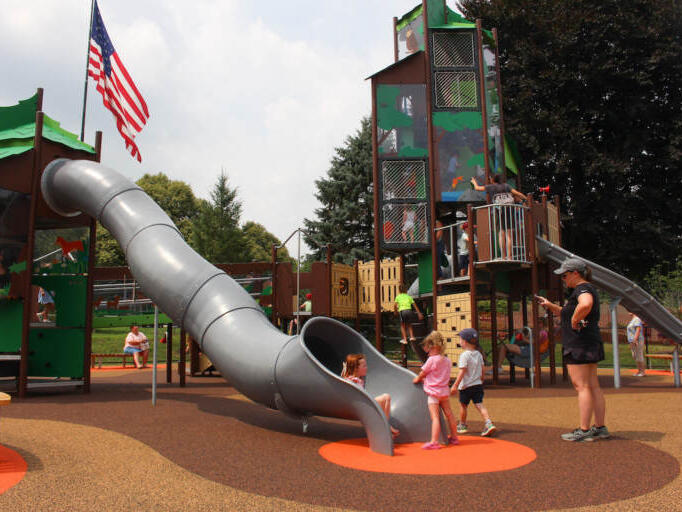 Kids flood in to play as Rose Tree Park’s playground finally opens to ...