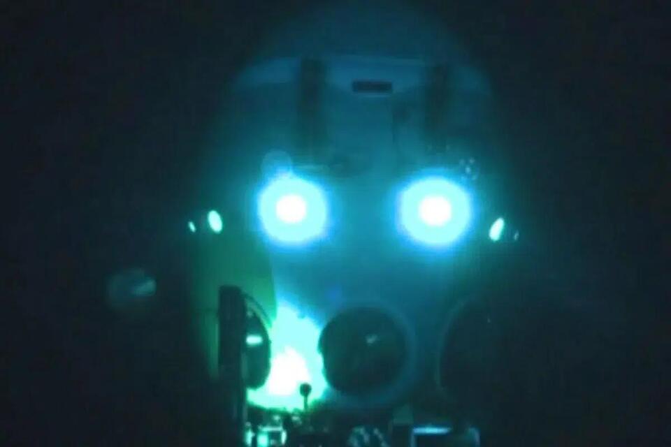 Mysterious structures 10,000 feet deep under the Pacific could emit ...