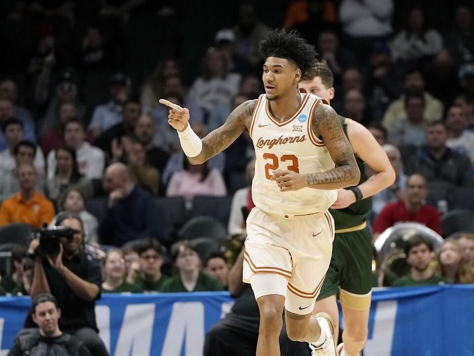 Texas F Dillon Mitchell will transfer to UC