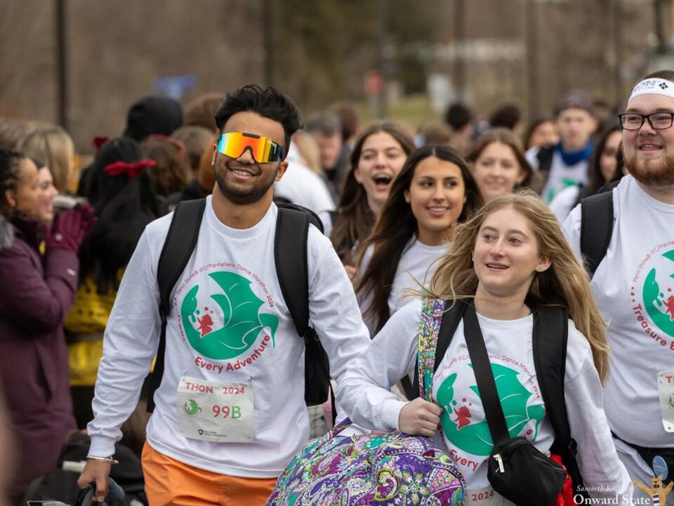 [Photo Story] Human Tunnel Welcomes THON 2024 Dancers