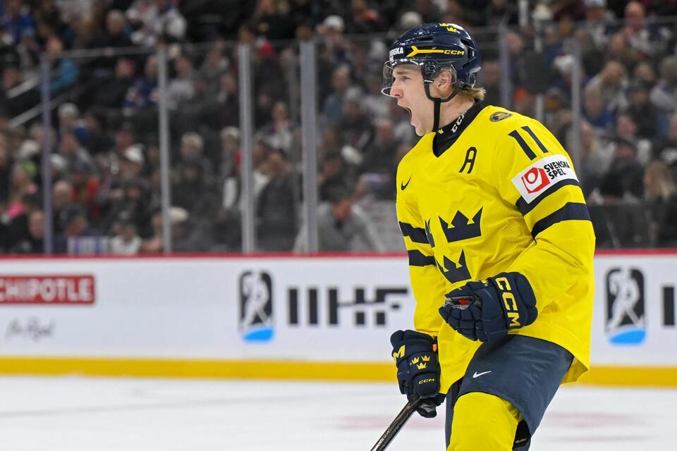 Sweden hands USA first loss: world juniors hockey highlights - NewsBreak
