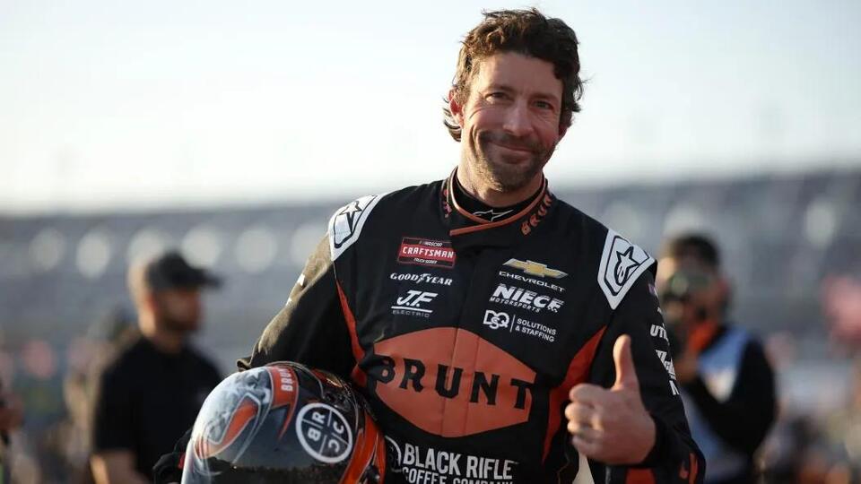 WATCH - Travis Pastrana Rides Dirt Bike Through Busy Vegas Casino ...