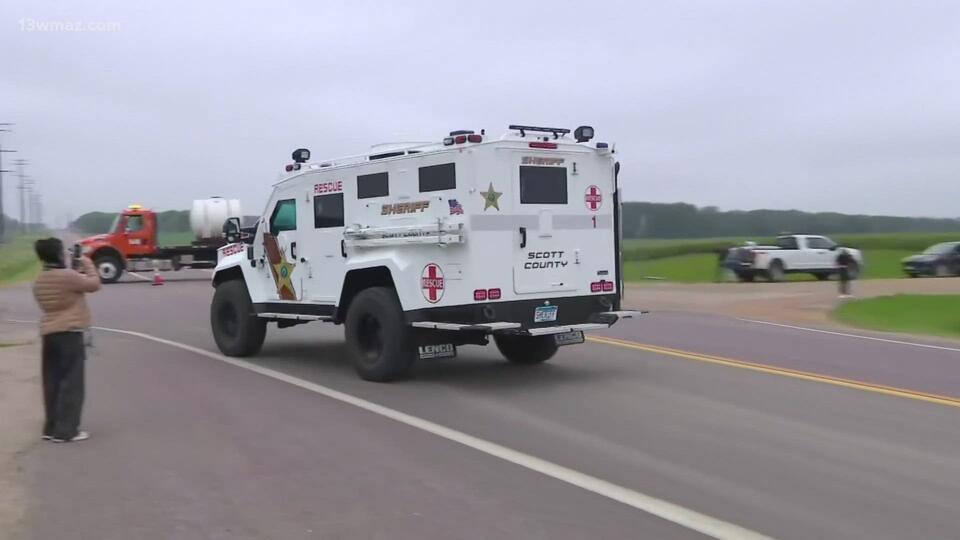 Manhunt for suspect in State Rep. Melissa Hortman and husband killing ...