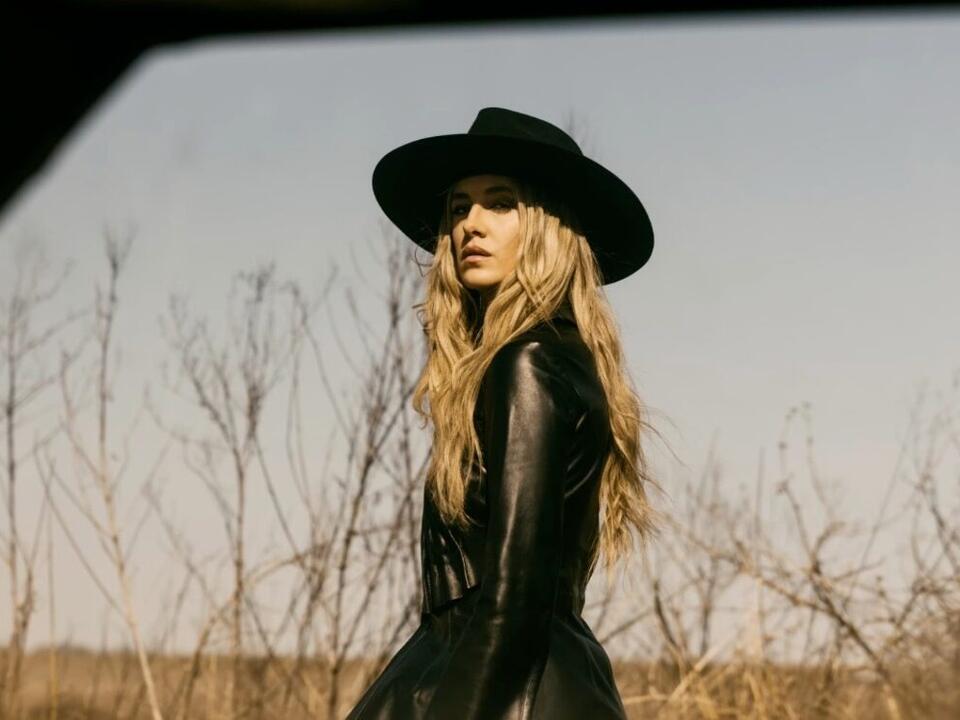 Lainey Wilson Takes Listeners On A ‘Whirlwind’ Journey Through Life ...