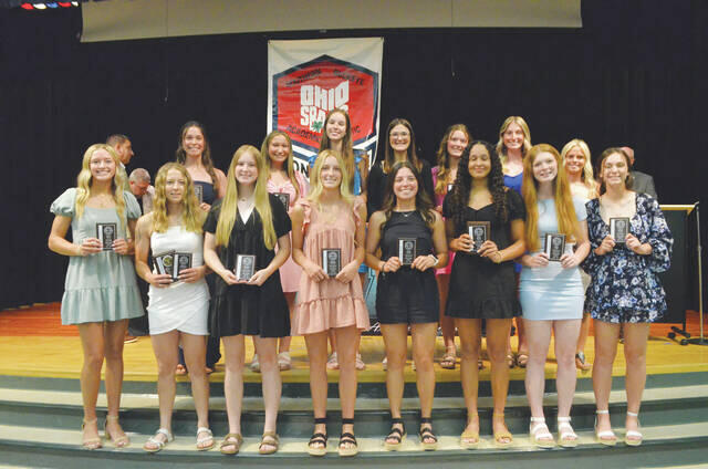 SBAAC hands out awards to first team softball players - NewsBreak