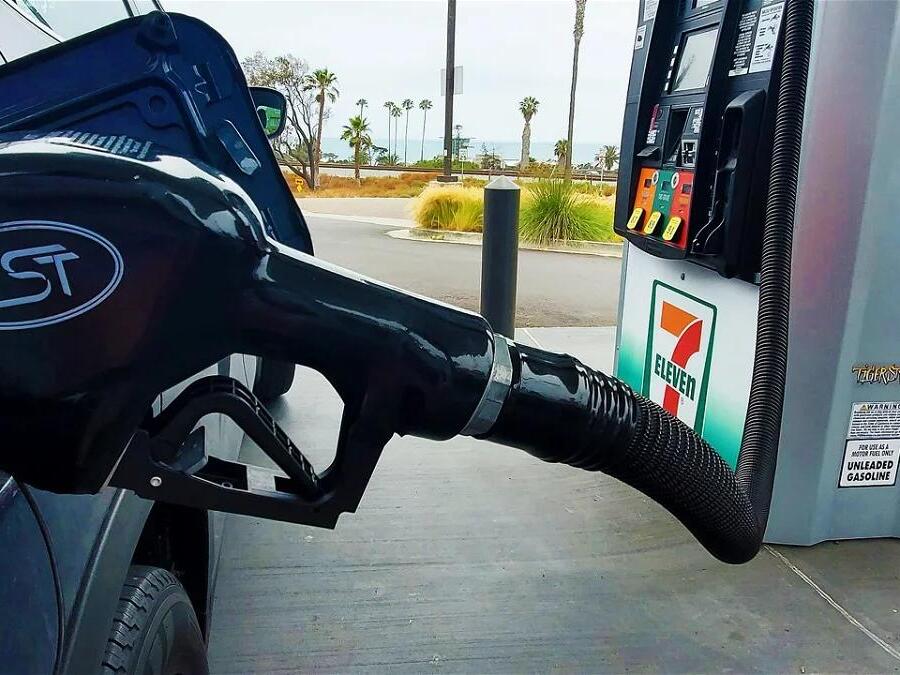 Average Riverside County gas price rises Average Riverside County gas price rises