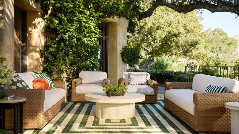 Goodbye Plain Patios – These 2026 Outdoor Furniture Trends Are All ...