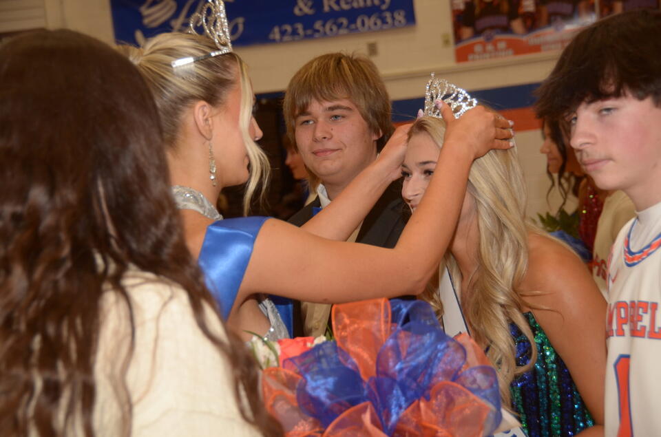 Shakira Goins is 2025-2026 CCHS Homecoming Queen - NewsBreak