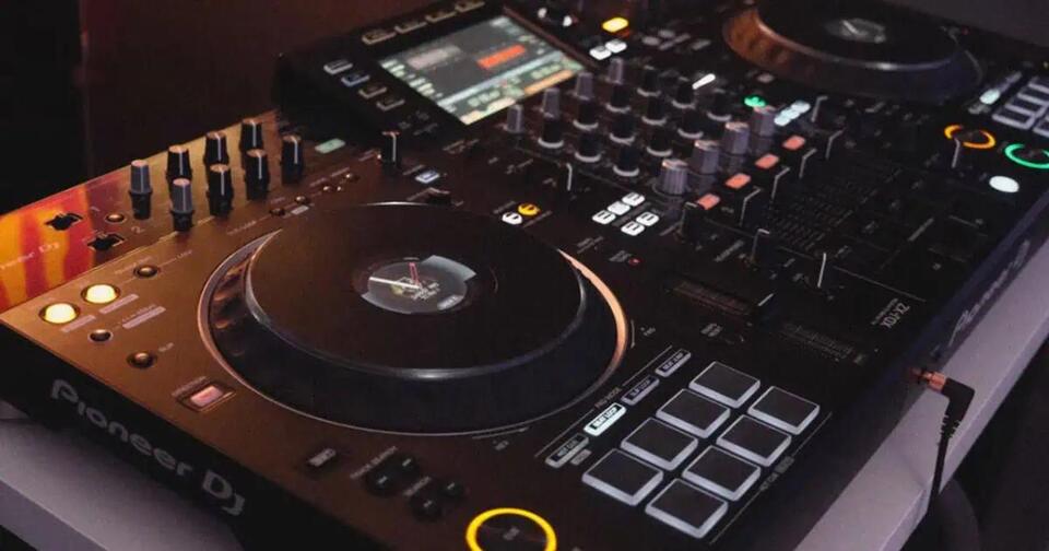 How I Lost a Paid Gig to a DJ Working for ‘Exposure’ - NewsBreak