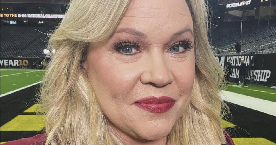 ESPN Sports Commentator Holly Rowe, 58, Insists ‘No Tan Is Worth What I ...