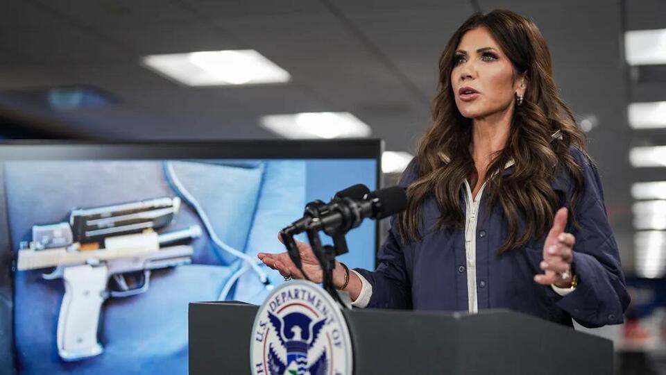 Fact Check: Minnesota law lets licensed gun owners carry loaded ...