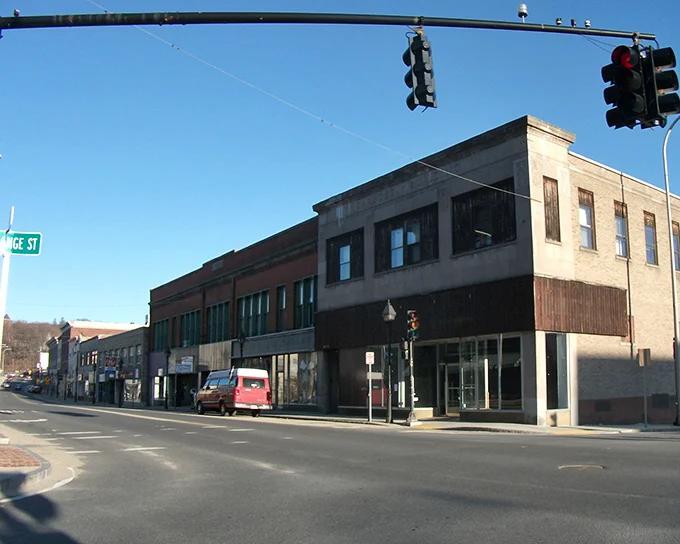 10 Peaceful Towns In Massachusetts Where Life Slows Down And Neighbors ...